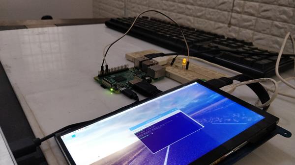 How to Create PWM in Raspberry Pi 3 - The Engineering Projects