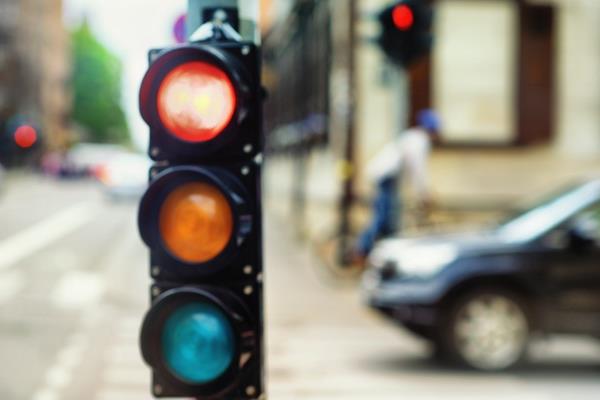 Traffic Light Circuit using 555 Timer in Proteus - The Engineering Projects